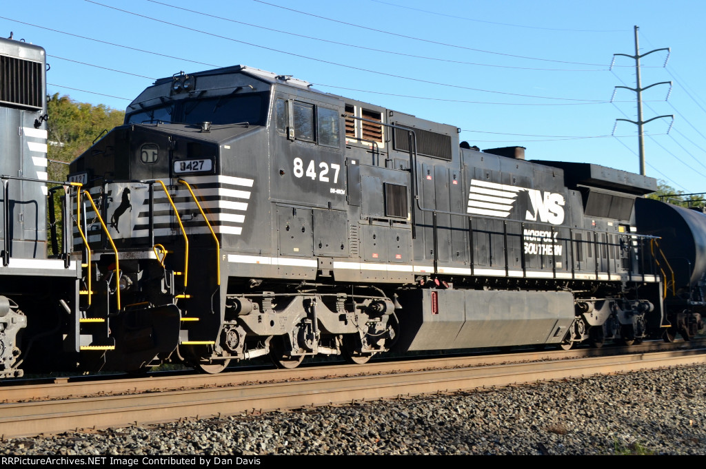 NS C40-8W 8427 on 34A